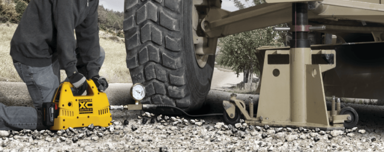 How to Choose the Right Hydraulic Oil for a Pump - Enerpac Blog